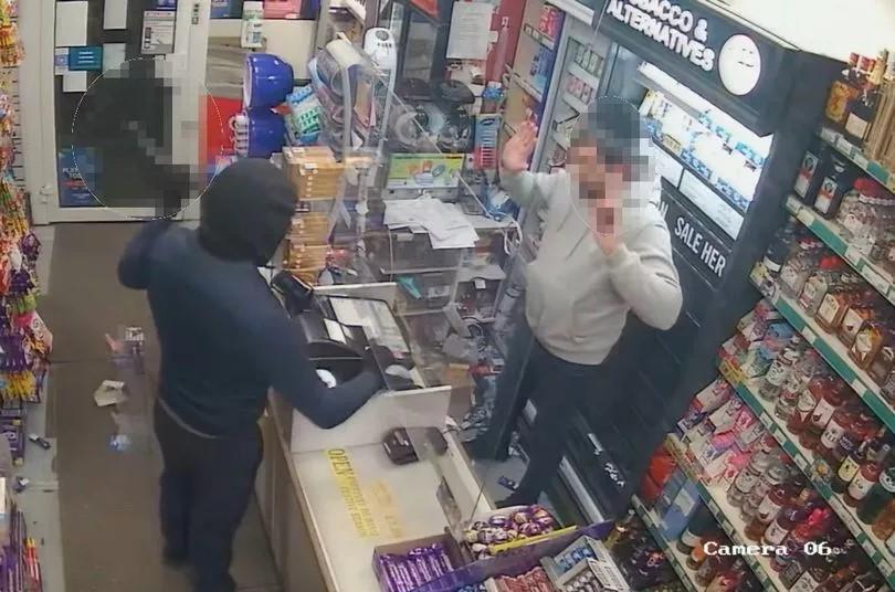 Edinburgh police investigating armed store robbery carried out with a ...