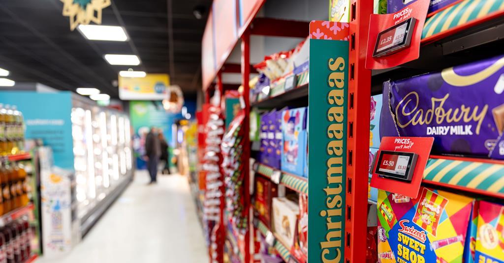 Southern Co-op staff volunteer to work on Christmas Day | News ...