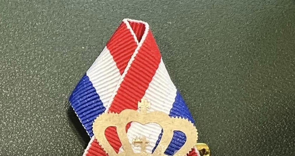 Retailers come together with their communities to honour Queen ...