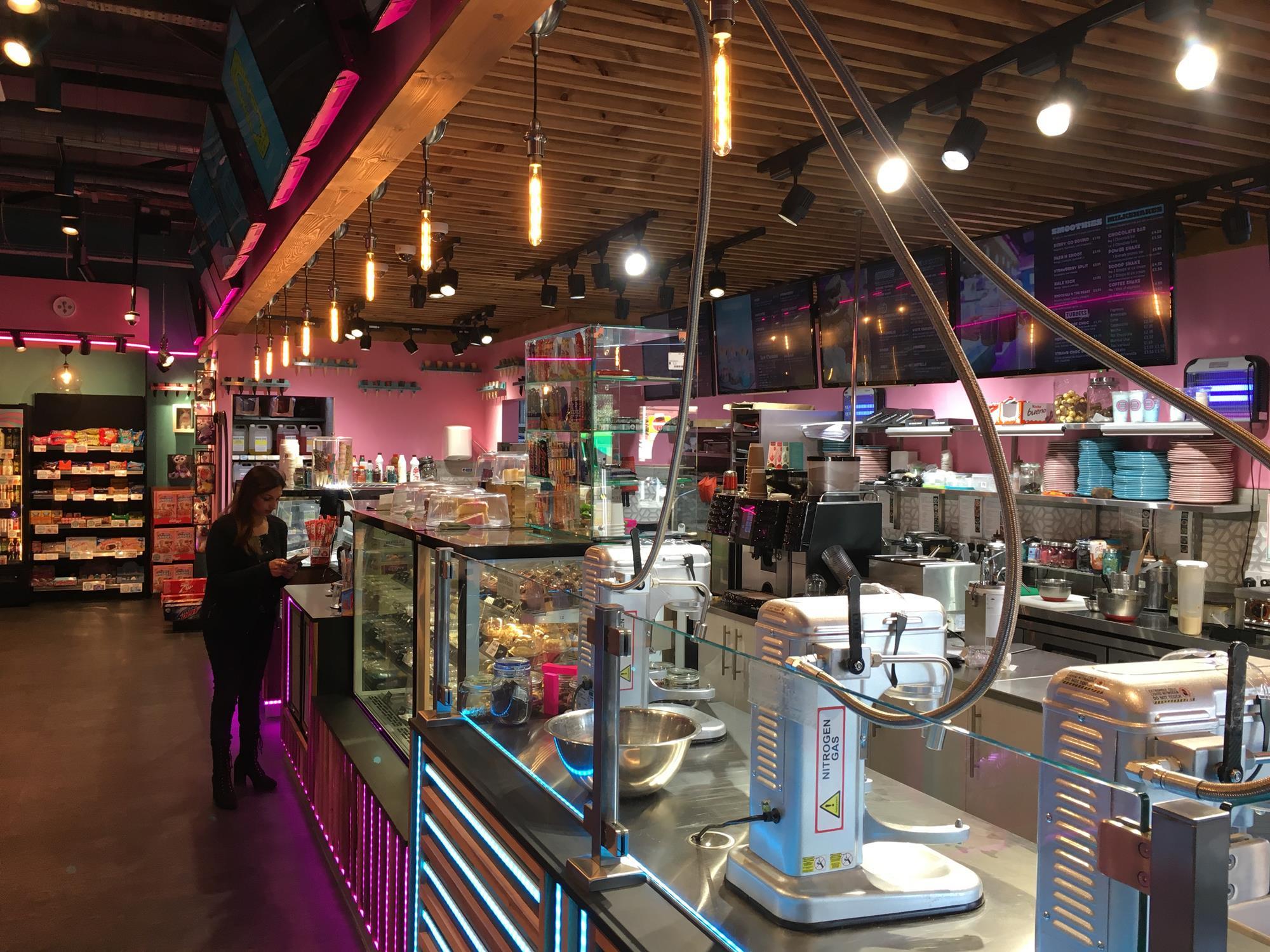 Racetrack Pitstop (Premier) Glasgow | Features | Convenience Store