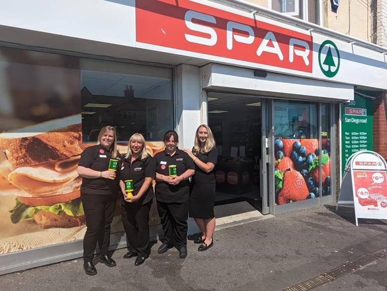 Spar staff raise money for Hampshire and Isle of Wight Air Ambulance ...