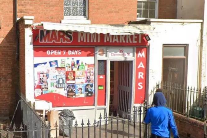 Leamington Spa c-store shut down for selling illegal vapes and tobacco ...